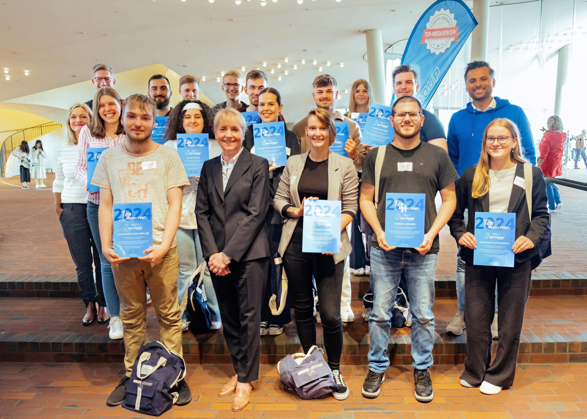Top-Absolventen der Nagel-Group feiern herausragende Erfolge in der ...